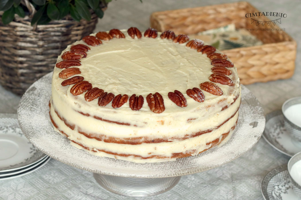 Ypatingai skanus morkų tortas su pekano riešutais - Gimtadienio mugė